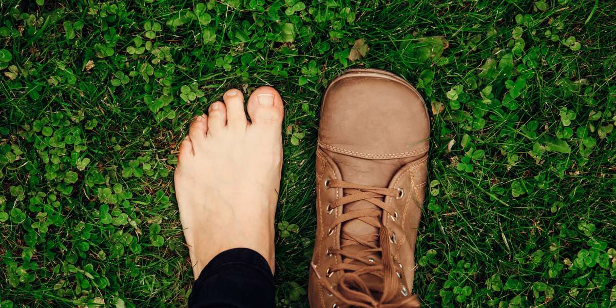 How To Tell If You Have Wide Feet - Dr. Bob Baravarian